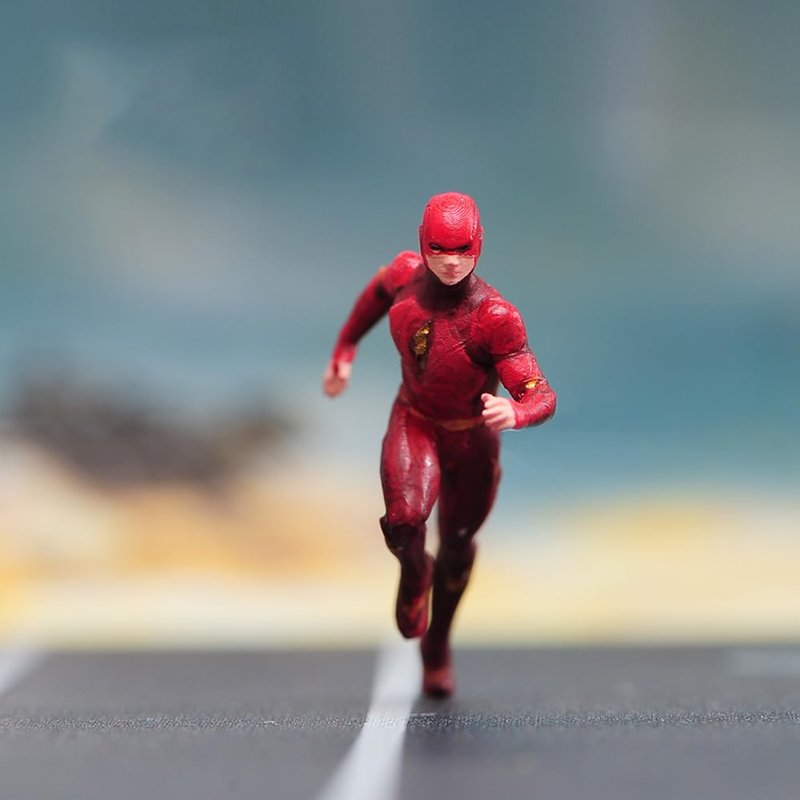 SOUFORCE 1/24 Scale Scene Props Figure Brave Man with Running Posture ...
